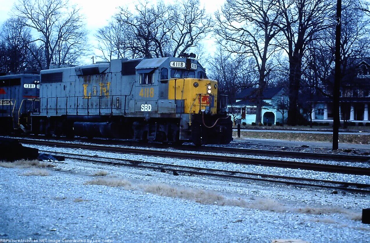 SBD 4118 GP38-2